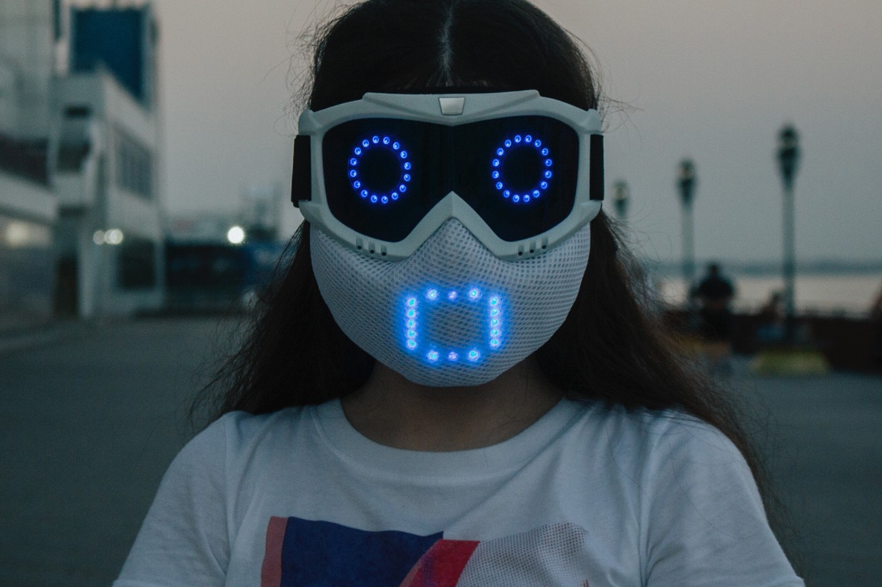 Maska Qudi se 199 LED diodami ukazuje emoce nositele - Trend Watcher